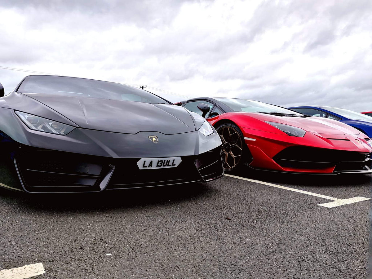 Lamborghini Aventador with some hex shaped 4D plates – Crystal Plates