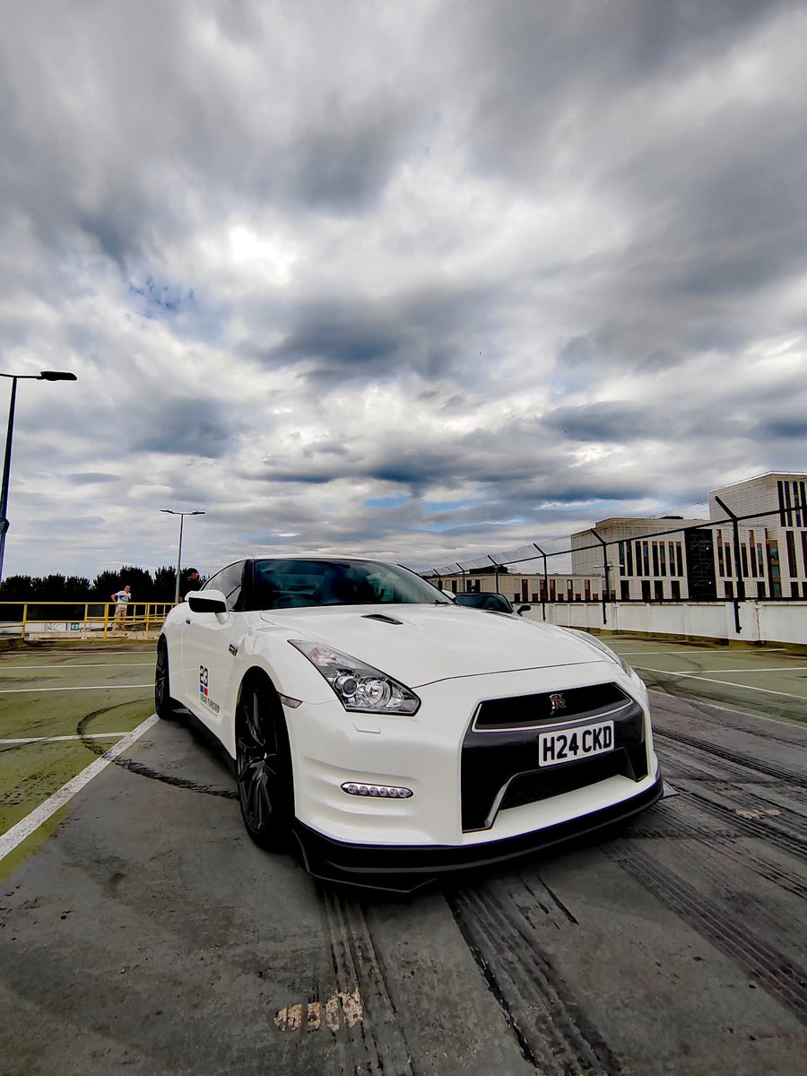 Nissan GTR R35 with some 3D gel plates – Crystal Plates