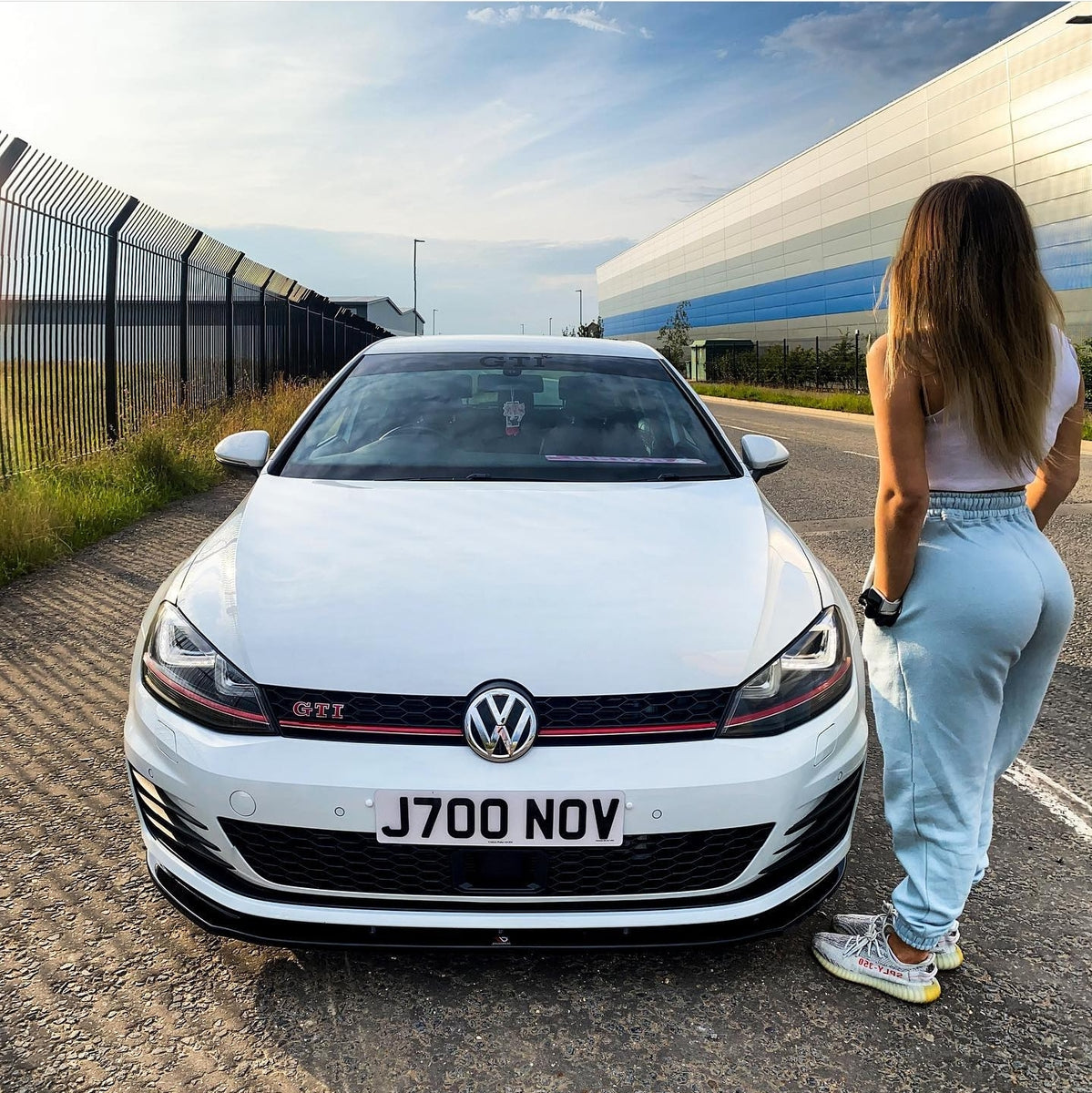 VW Golf GTI with some short 4D plates – Crystal Plates