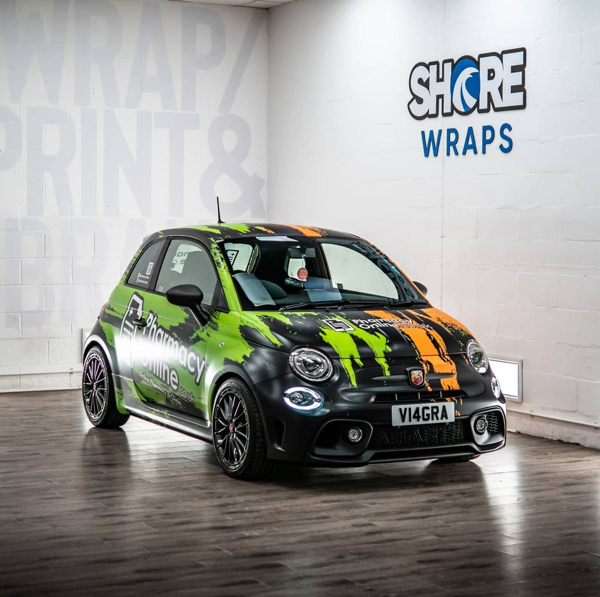 Wrapped Fiat 500 with some 4D plates – Crystal Plates